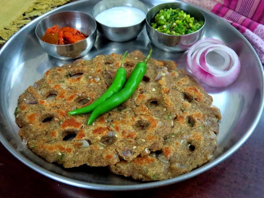 Thalipeeth, Thecha from Maharashtra