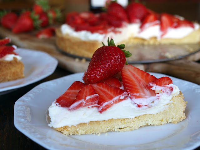bite these goodies: Strawberry tart for adults only | Pijana tarta ...