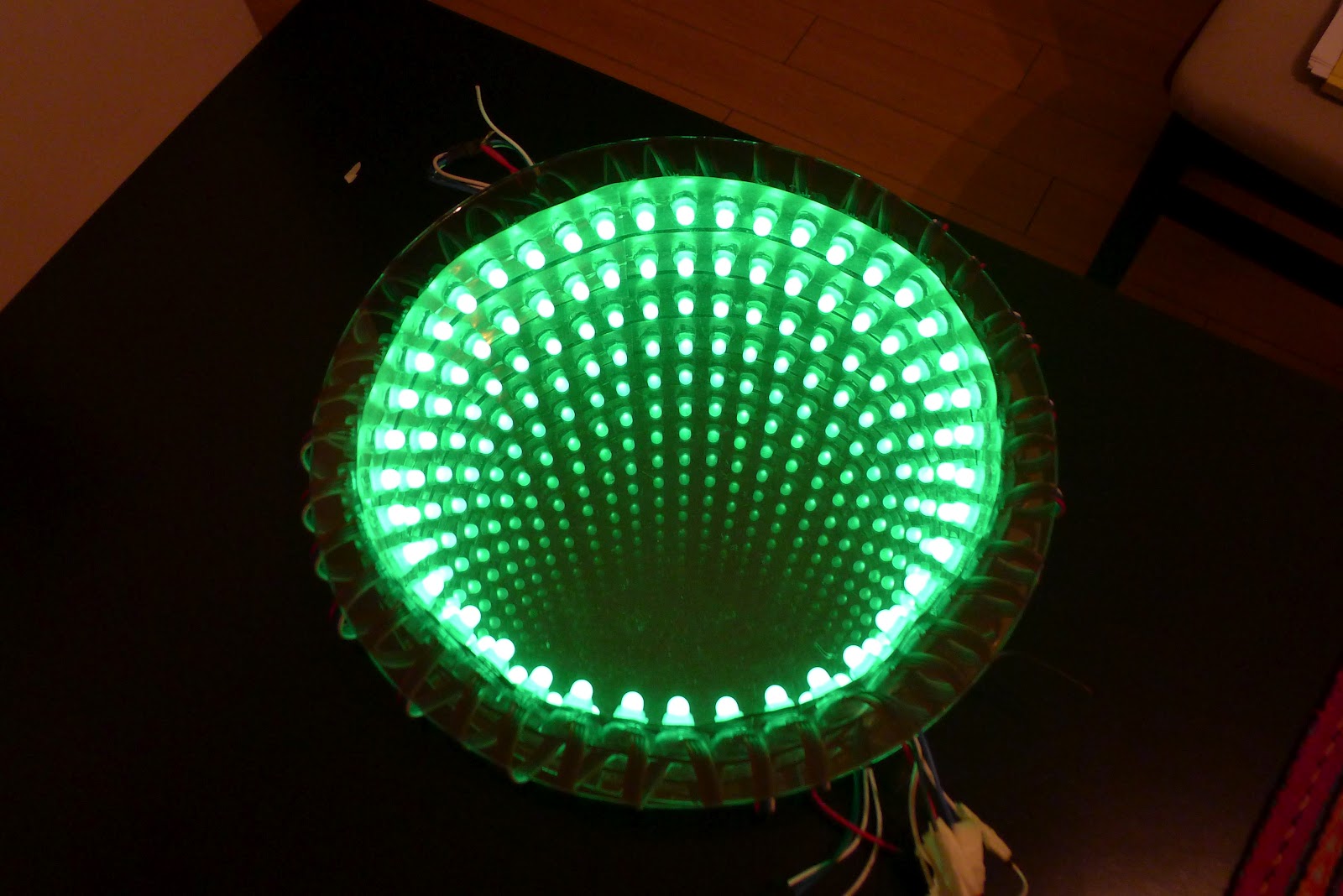 Me salió así: Espejo infinito interactivo