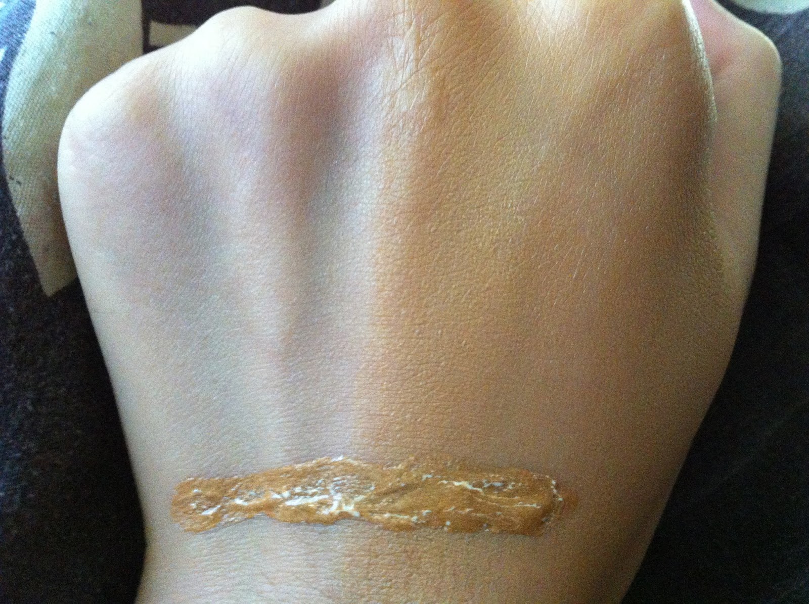 schoolgirl101's Beauty Blogs: Review: Hard Candy CC Creme (Light)