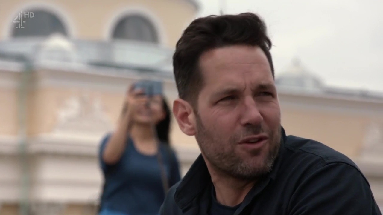 ausCAPS: Paul Rudd shirtless in Travel Man 4-02 "Helsinki"