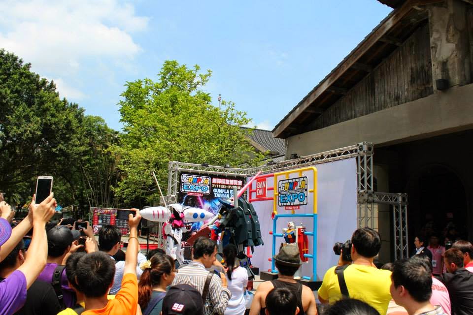 GUNDAM GUY: Gundam Cosplay: ZZ Gundam Vs. Qubeley @ Gunpla Expo (Taiwan ...