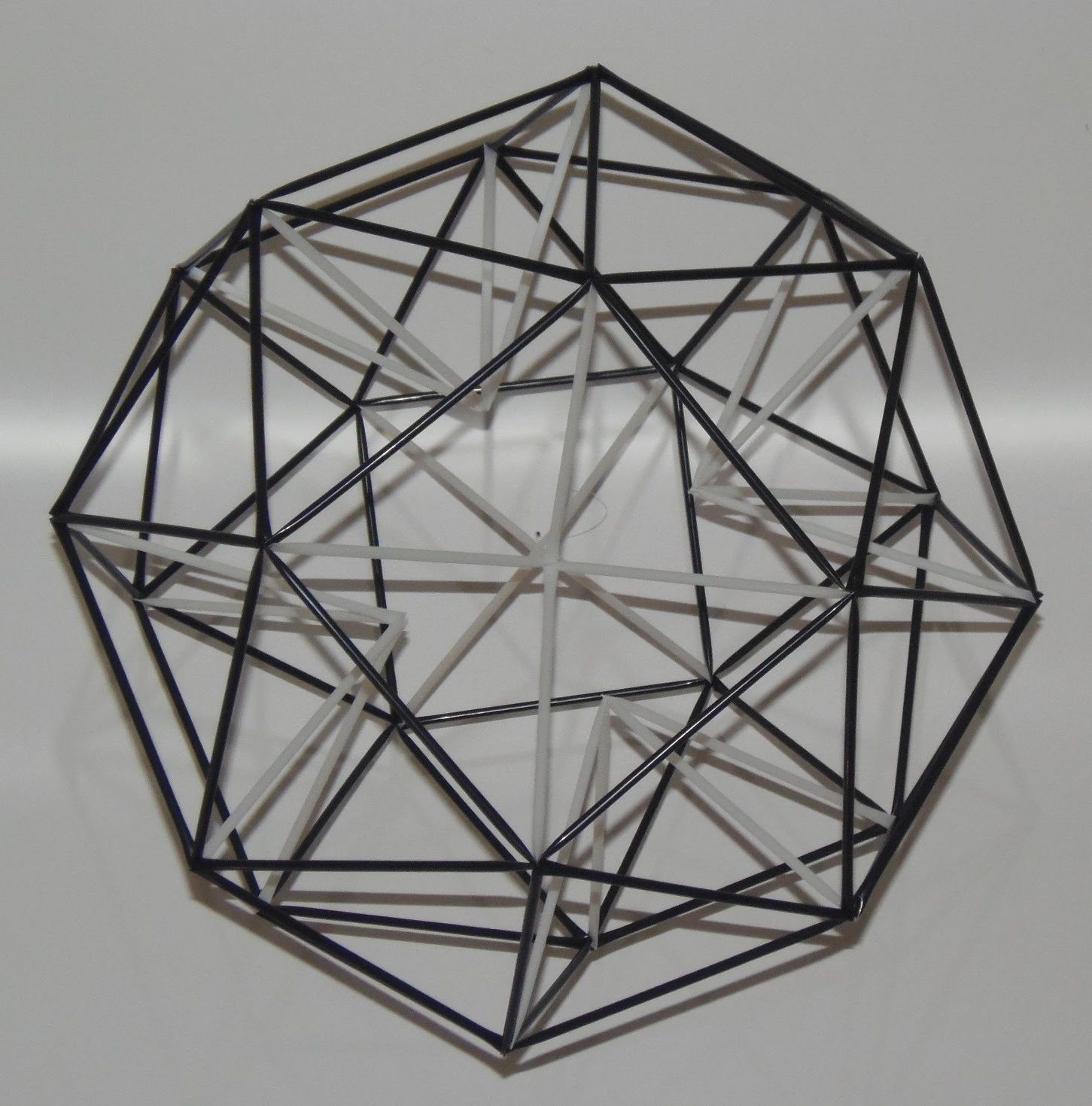 Poliedros de Canudos: O Cubo Snub