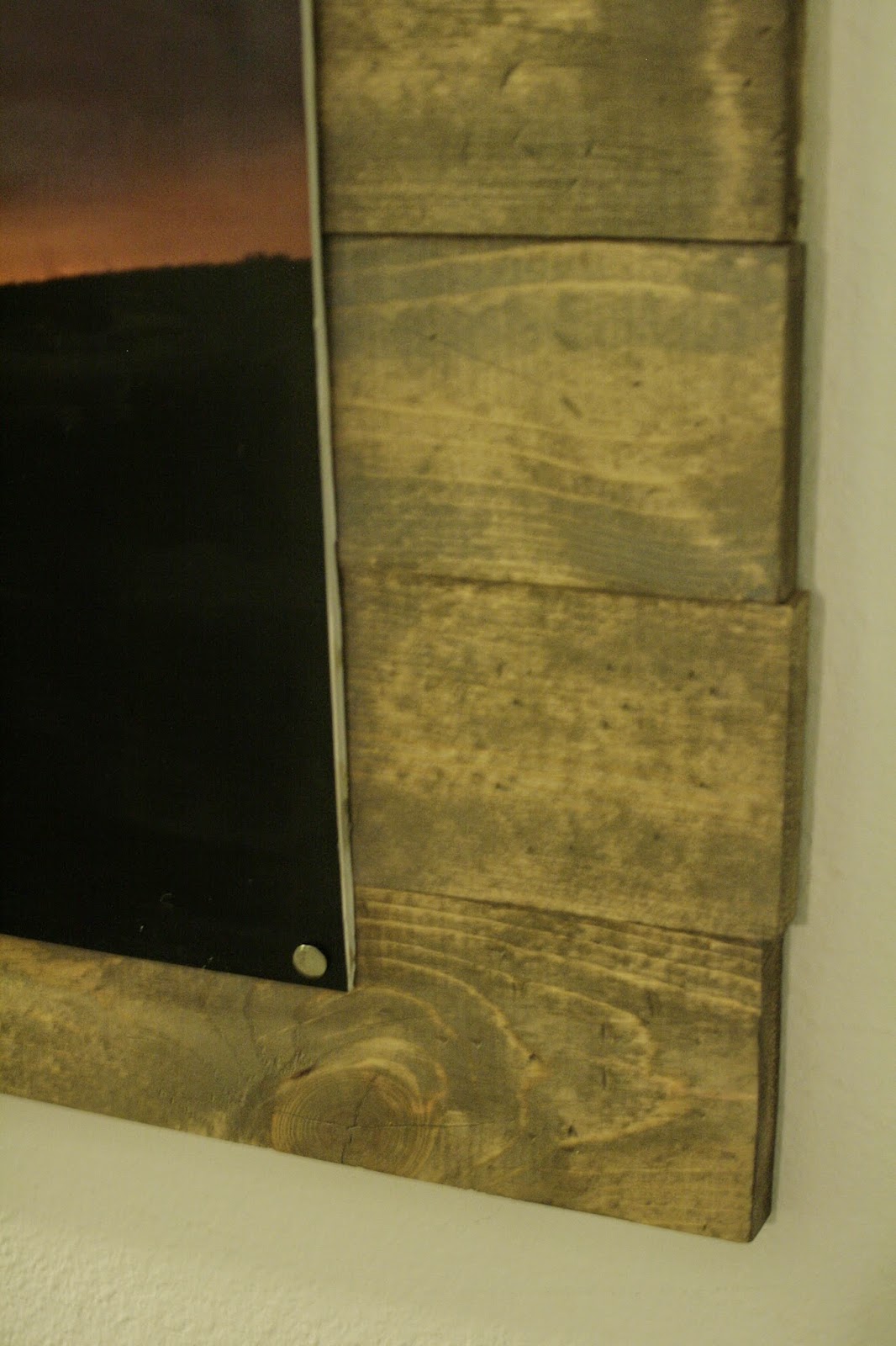 DIY Sunday: Large Rustic Barn Wood Frame | The Dabbling Crafter