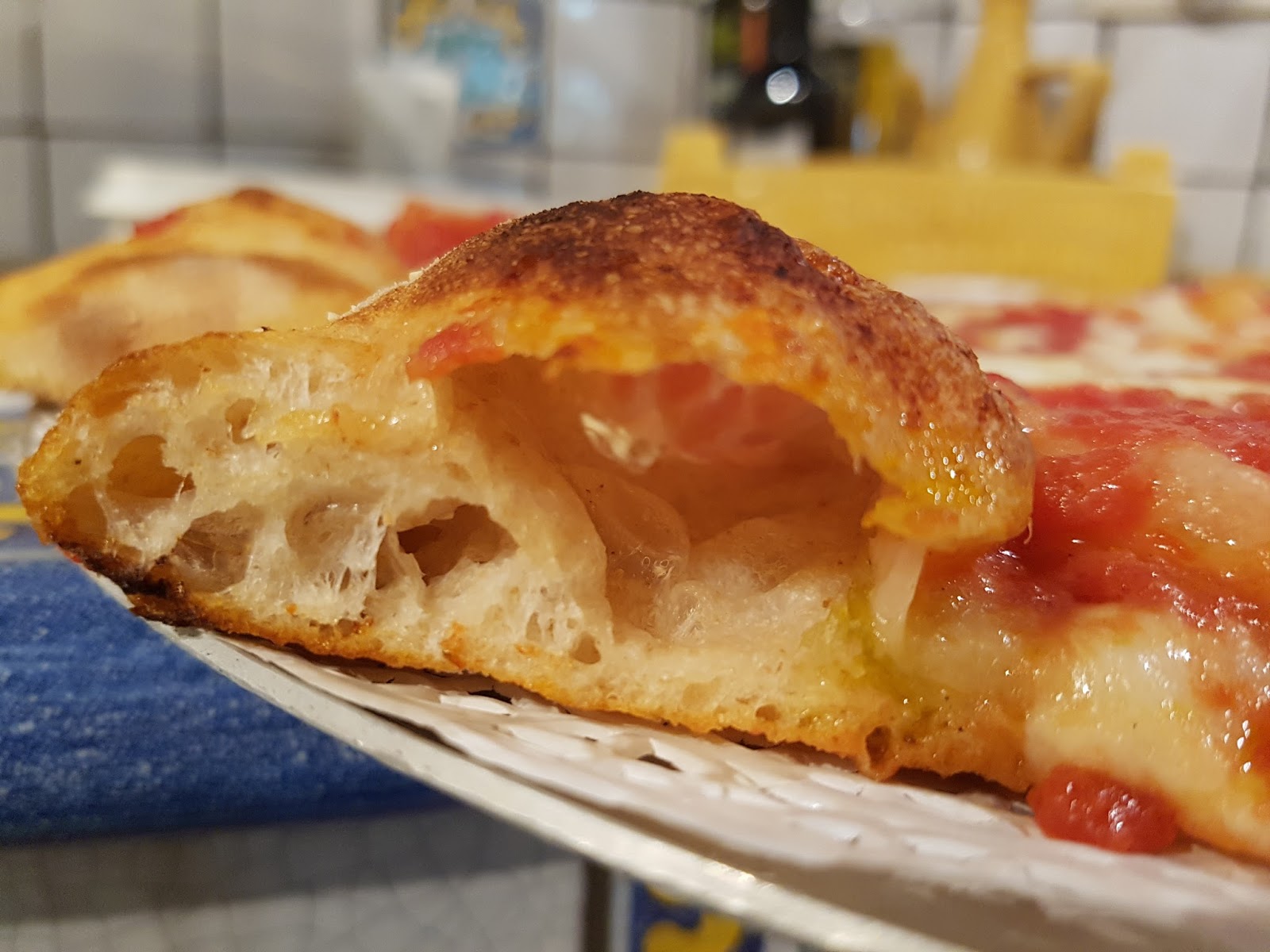 sinfonie di sapori: La pizza (lunga lievitazione e alta idratazione)