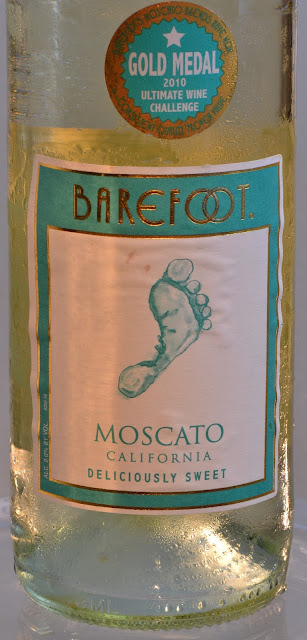New Hampshire Wine-man: BAREFOOT MOSCATO
