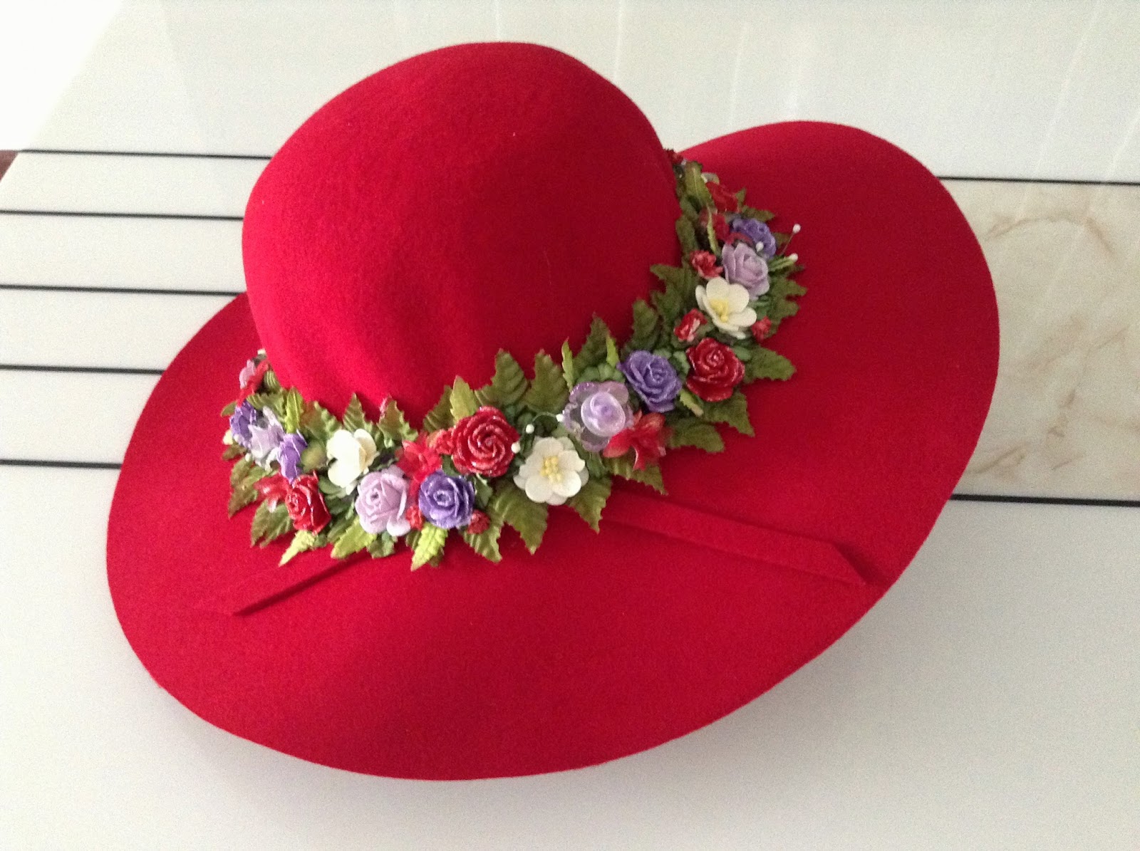 Photo Craft: Red Hat Society Items