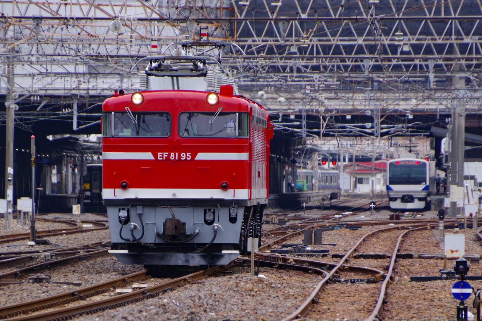 お気楽 鉄道の部屋: EF81 95+ホキ4B 全検出場配給 その1