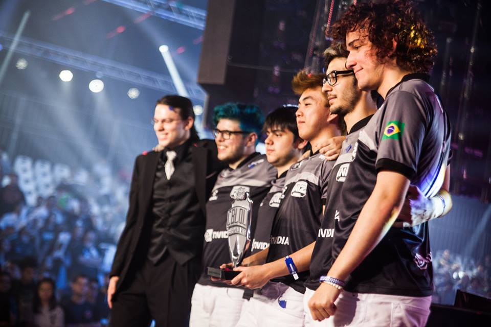 INTZ busca neste sábado titulo inédito da etapa brasileira de SMITE ...