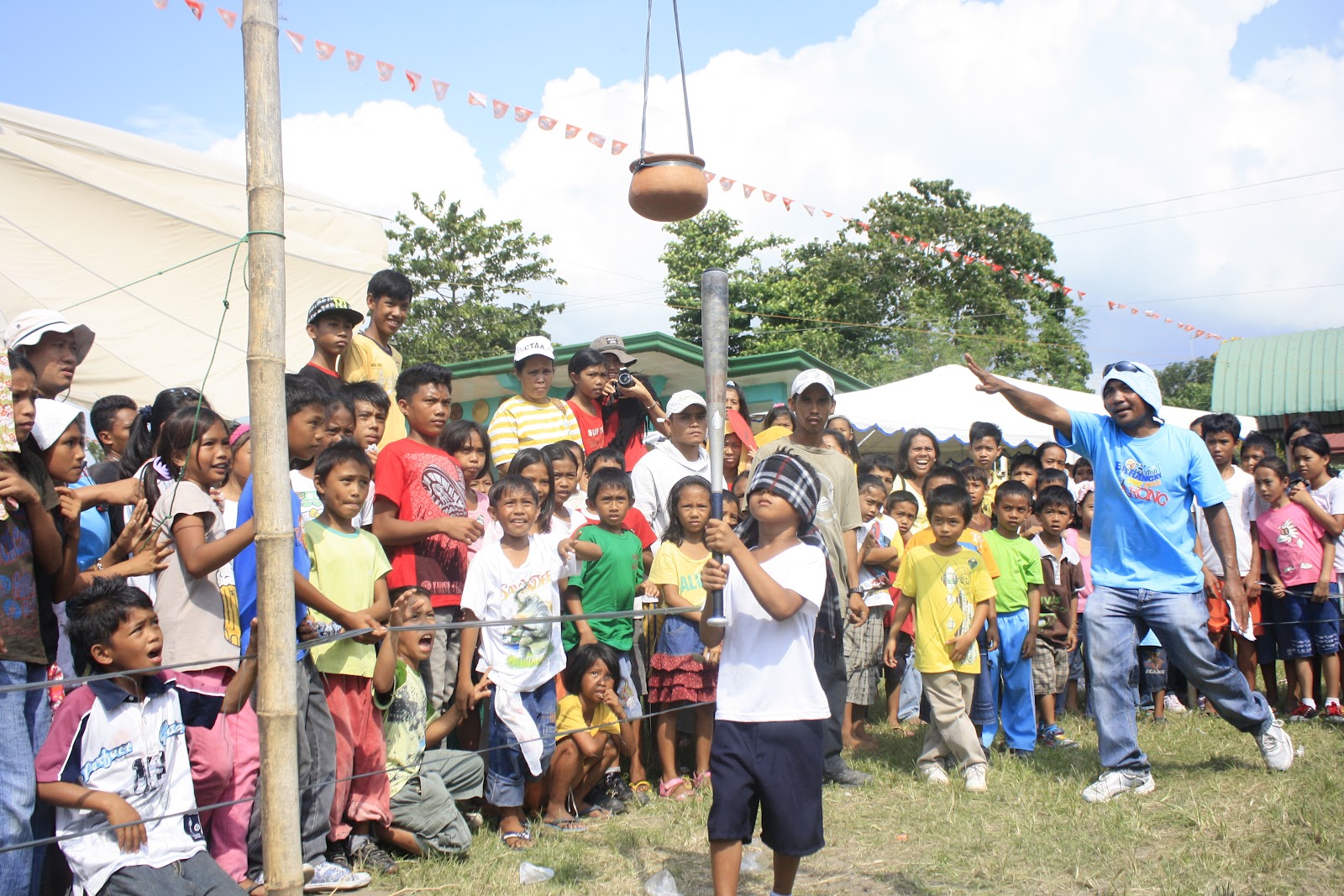 lgu: Barangay Day manifests unity; showcases products and talents