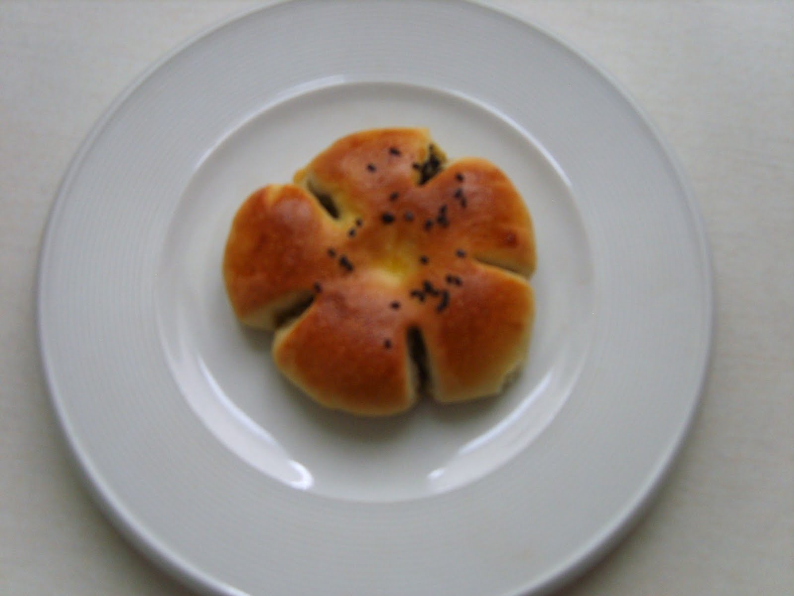 The Food and the City: Anggeum Bbang - Korean Style Yeast Bread with ...