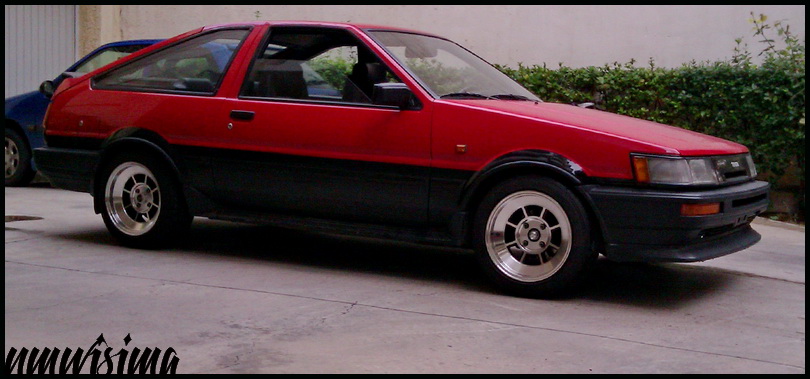 JDMbits: Rota BM8 15x8 Fitted To Greek AE86!