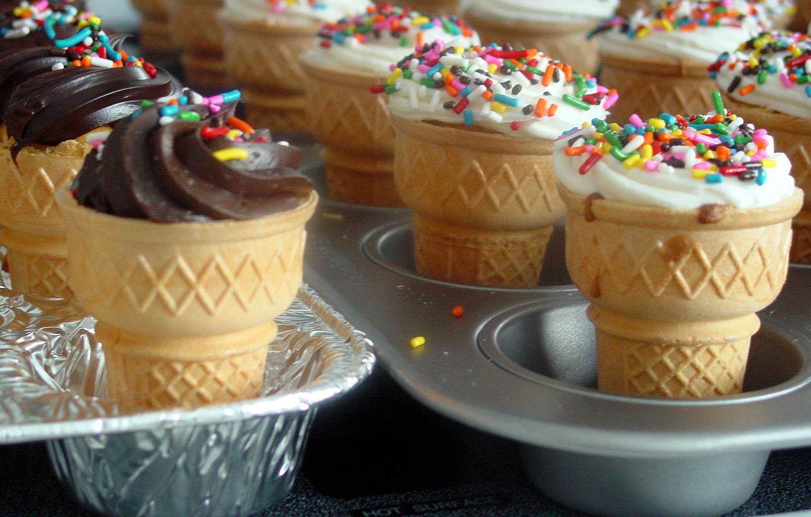 There's always thyme to cook...: Wordless Wednesday: cupcake cones!
