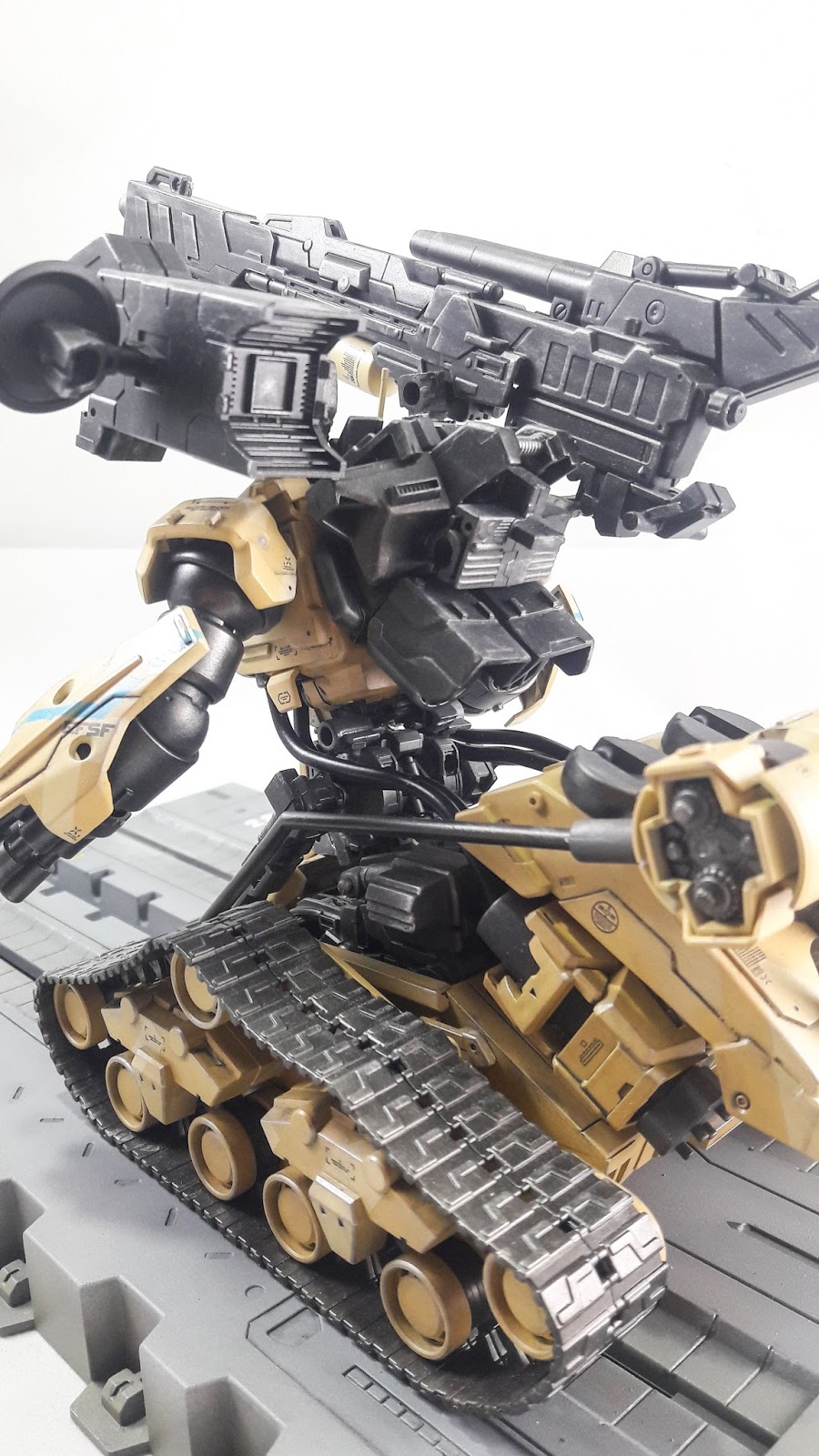 Custom Build: HG 1/144 Guntank Max. Offenbarrer