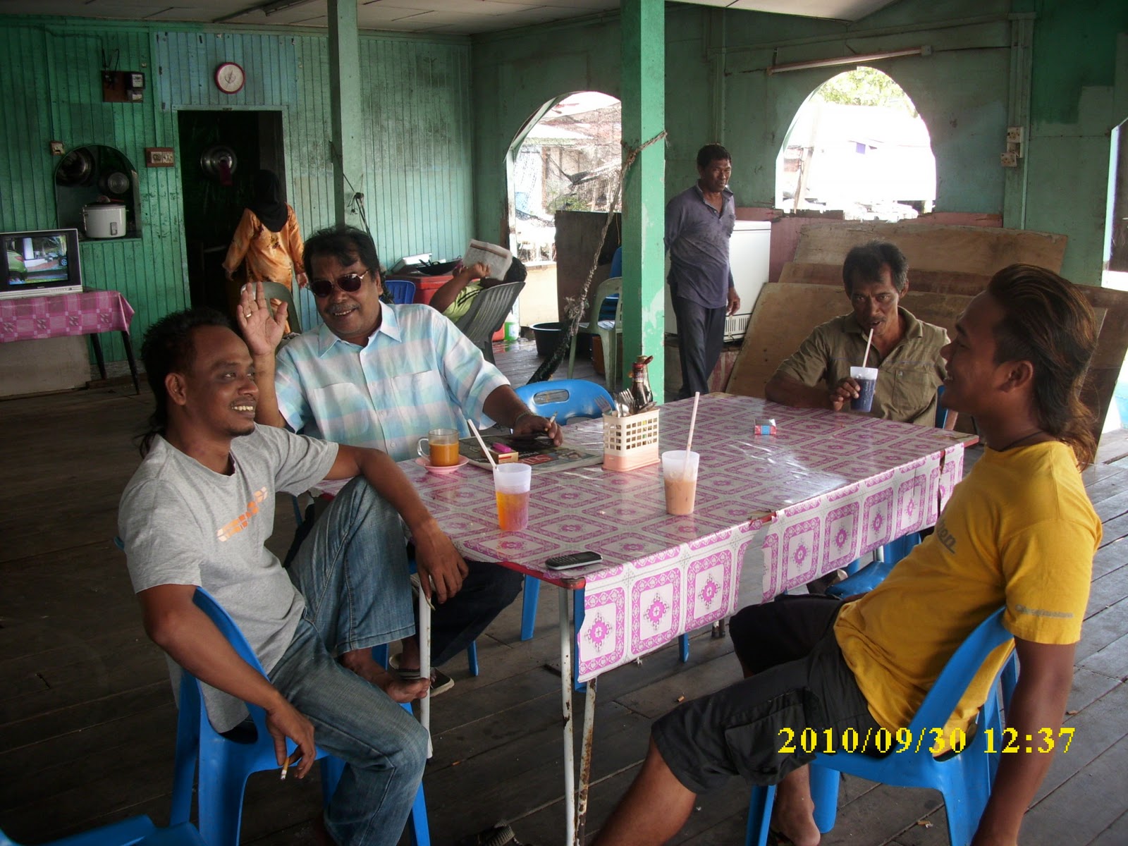 M A A F C A K A P: SEMBANG KEDAI KOPI DI ALAM SIBER