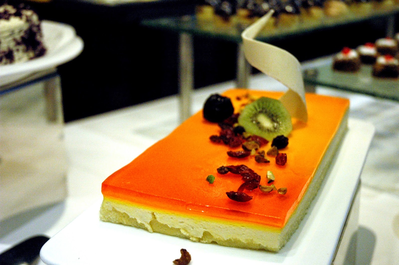 DUDE FOR FOOD: Dessert All-You-Want at Vikings Megamall