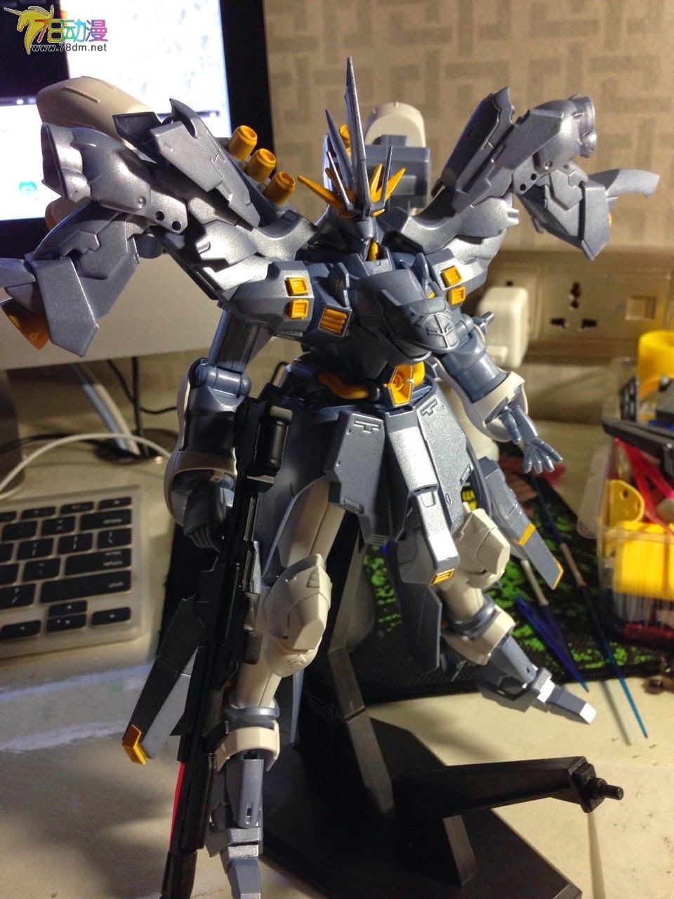 HGBF 1/144 Miss Sazabi "The Queen Sazabi" Custom Build