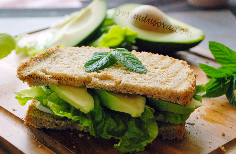 Keyfe Keder: Avokadolu sandviç - Sandwich with avocado