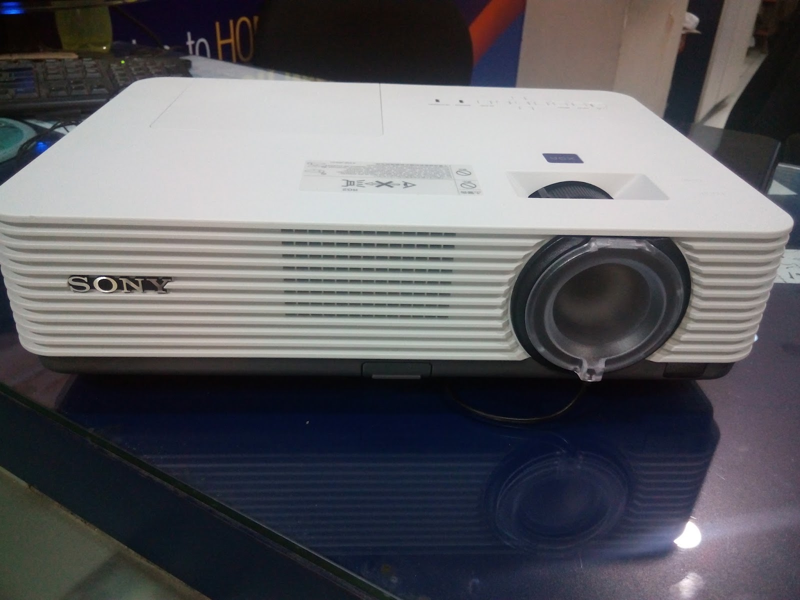 Projector Sony 3200 Ansi Lumens, Portable ~ Distributor Projector