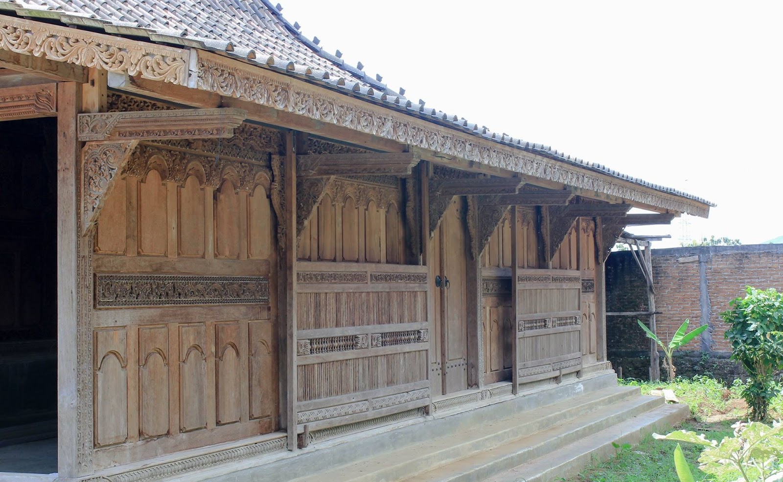 Rumah Kayu kuno: Rumah joglo kudusan tiang 25 cm
