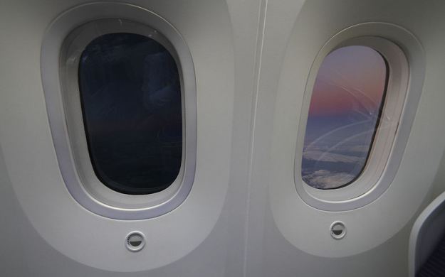 A350 XWB News: Airbus considers offering dimmable windows for A350 but ...