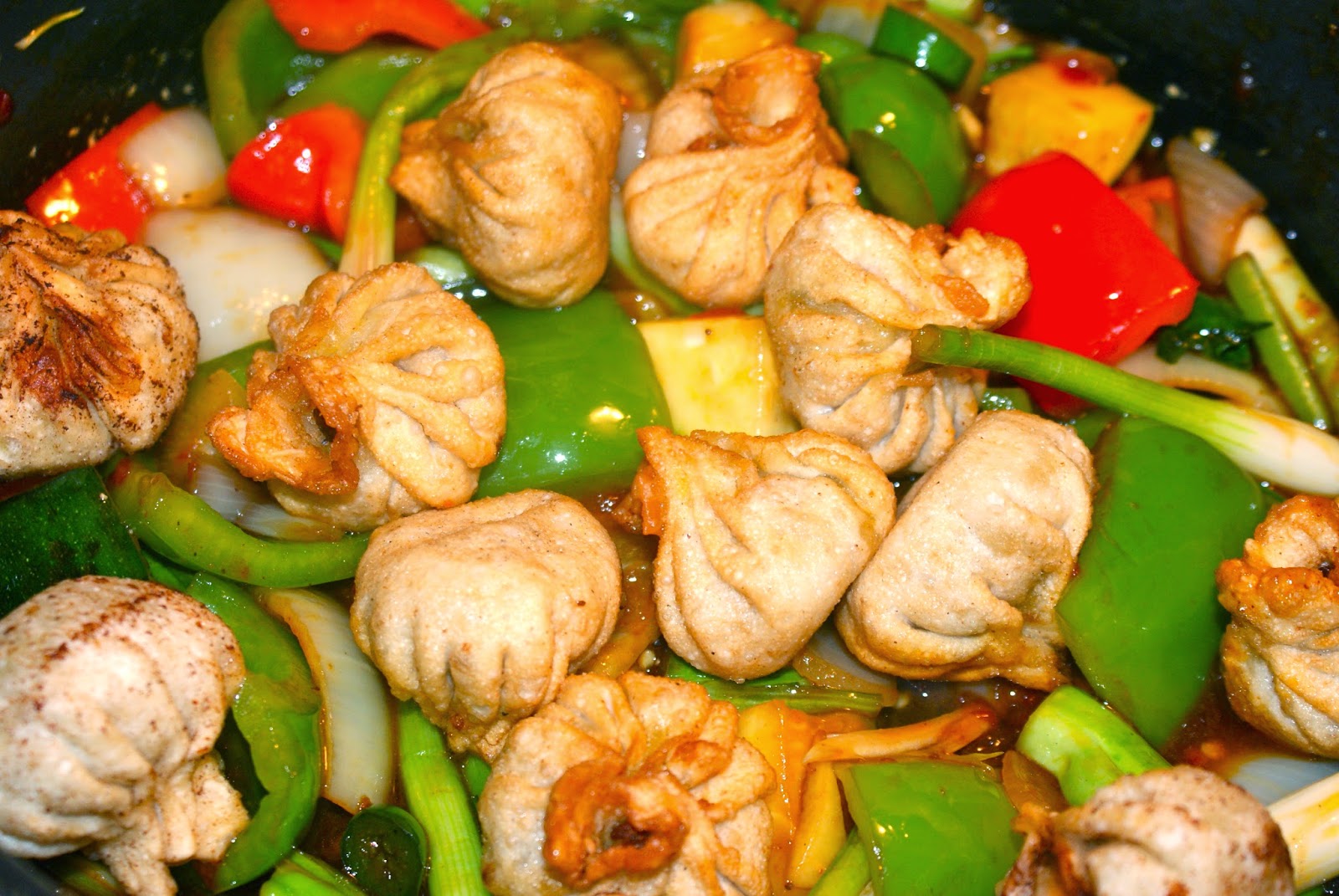 Nepali Tummy!!: MOMOs if you do not own a Steamer (Part II): C-Momo (C ...