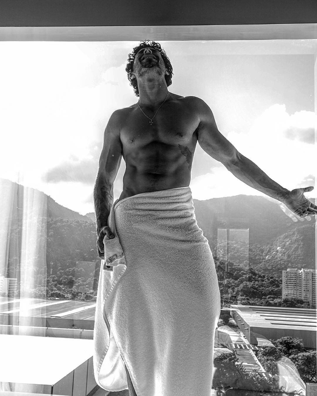 Special: Jesus Luz by Beto Gatti | HLP @homensdelinguaportuguesa