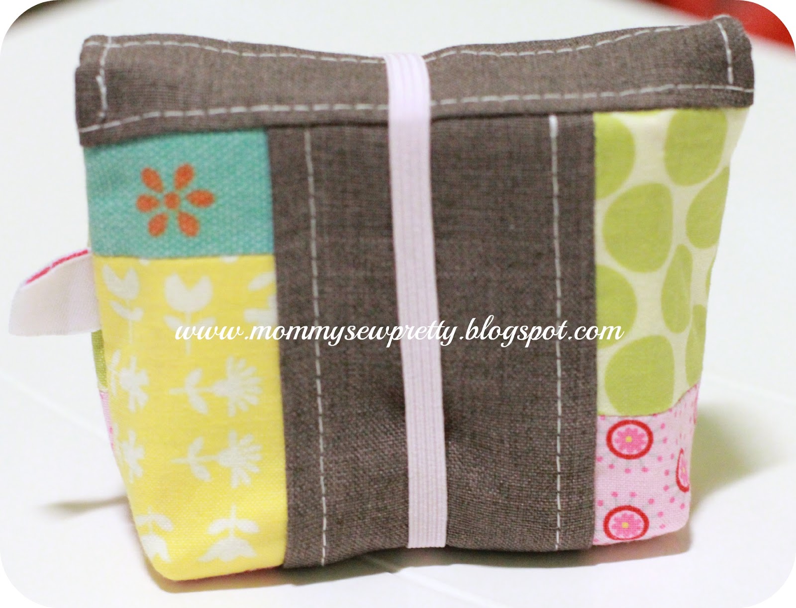 mommy sew pretty: Patchwork Pouch