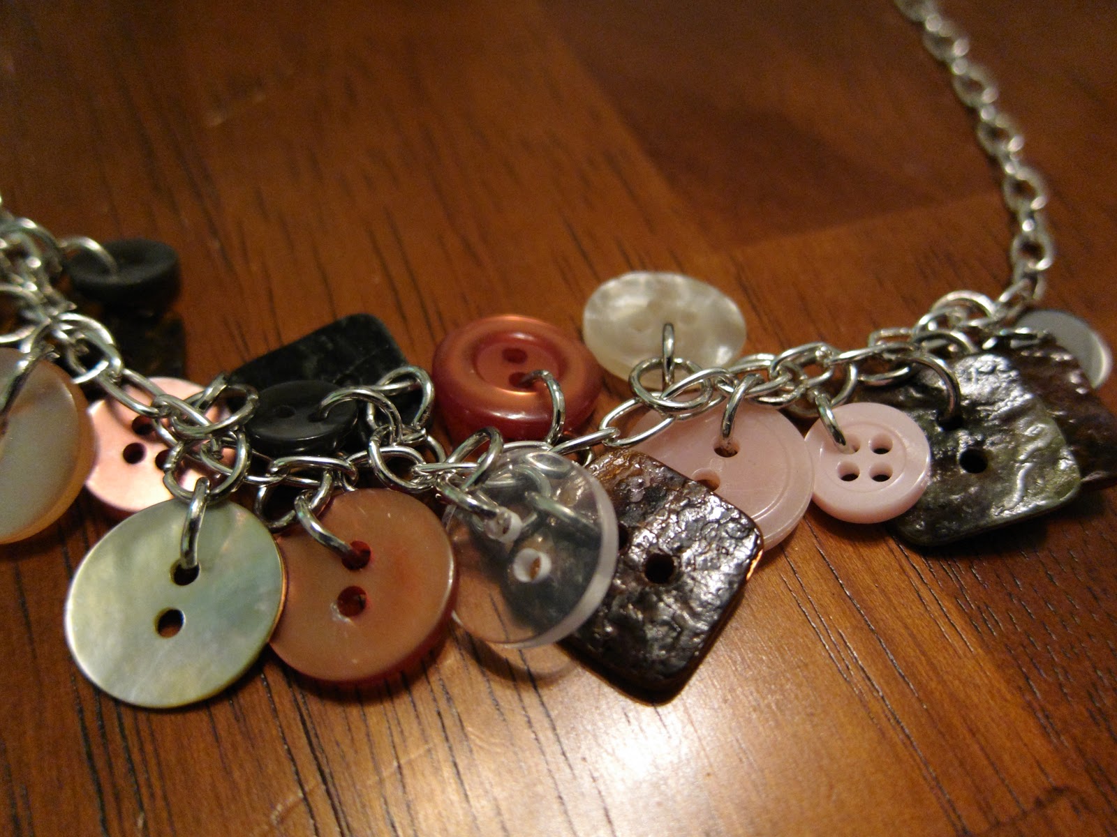 Ideas [Don't] Cost Money: Button Necklaces