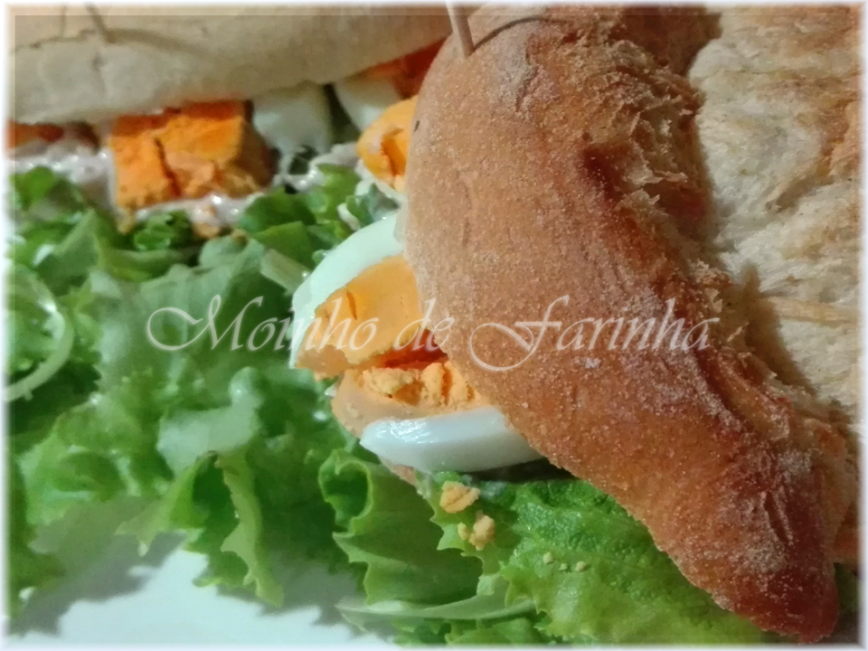 Moinho De Farinha: Sandes de atum e ovo cozido