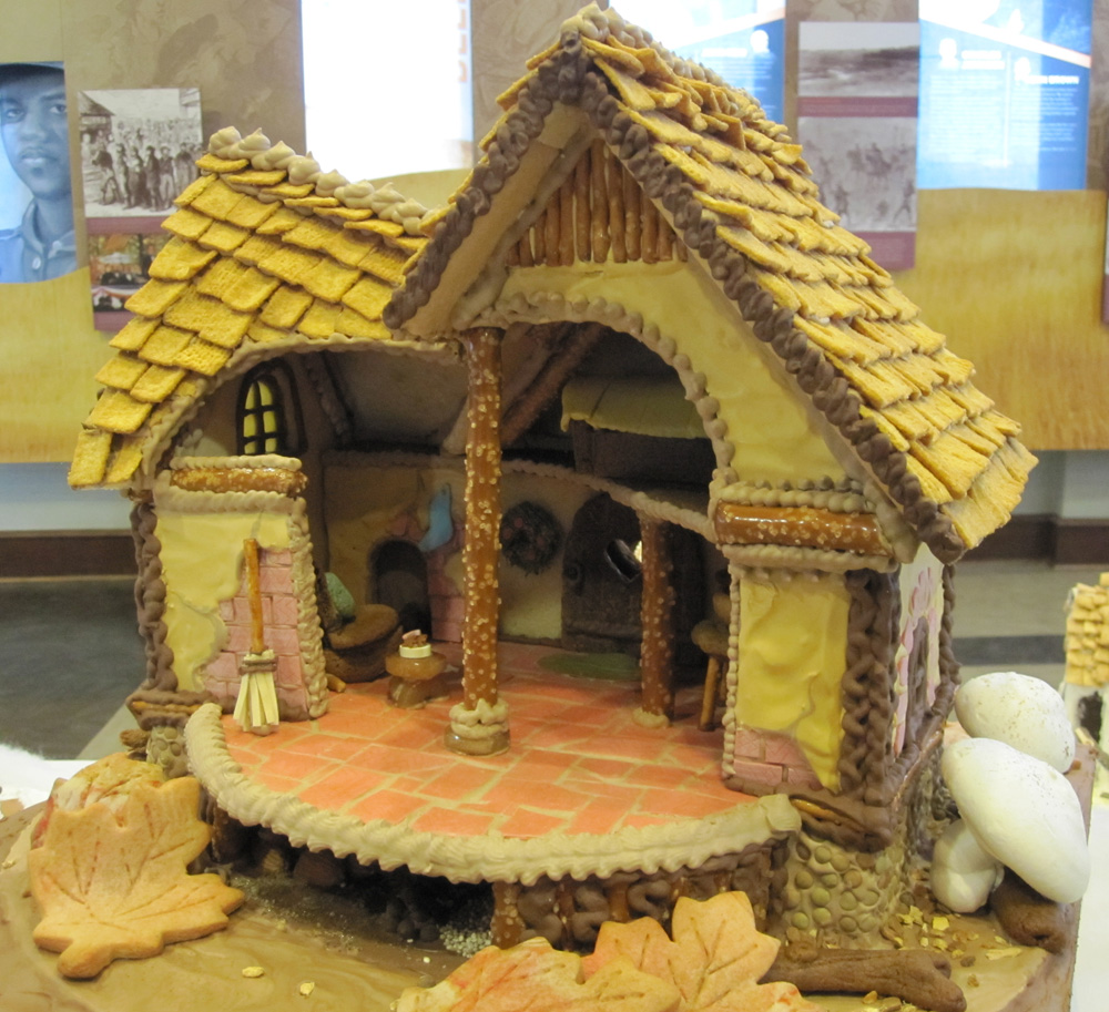 Amy Bradley Designs: Gingerbread Houses Galore!