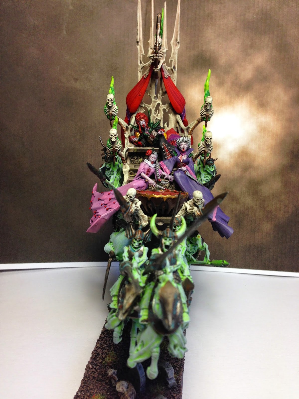 TIERRAS DE SYLVANIA: Trono del aquelarre /// Coven throne