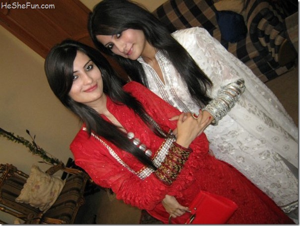 Facebook Girls Profiles Pictures - Must Studio