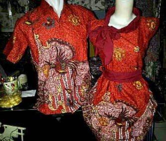 International Batik Center: Batik bola sarimbit