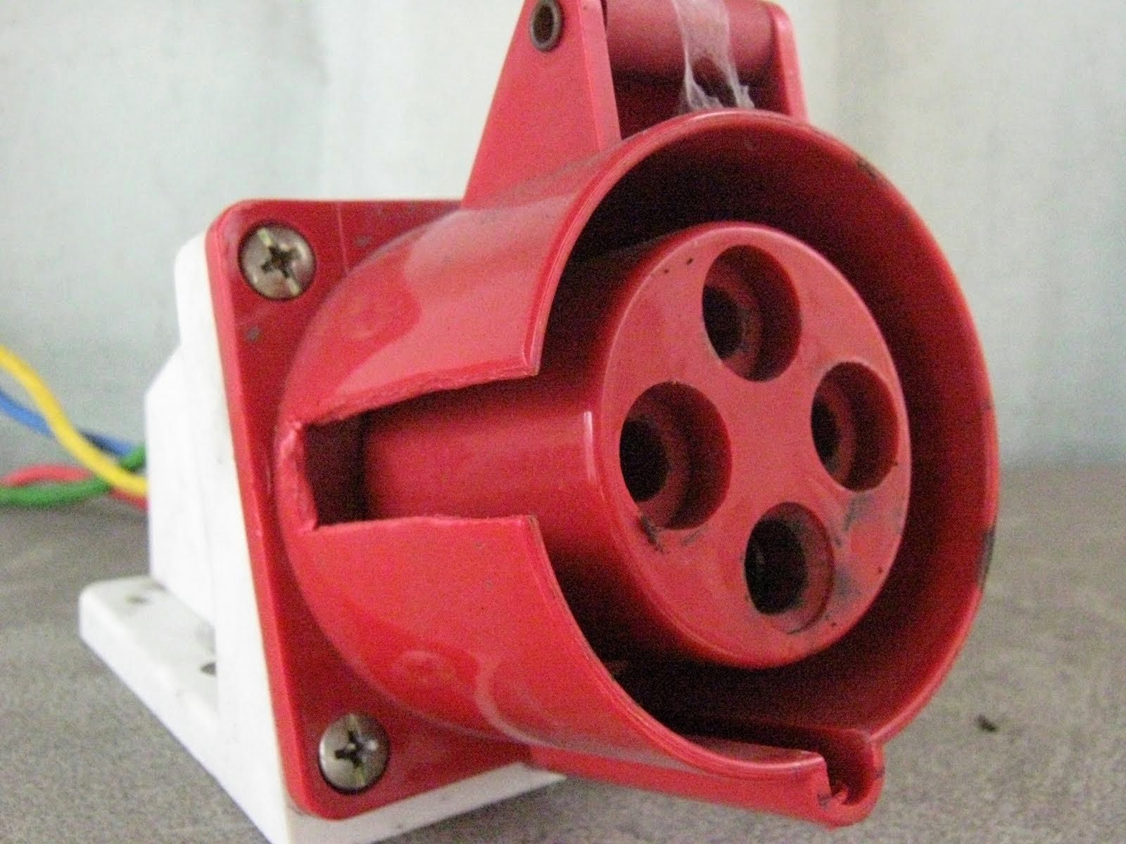 POWER PLUG COIL BURN - Reefer Container Return To Depot