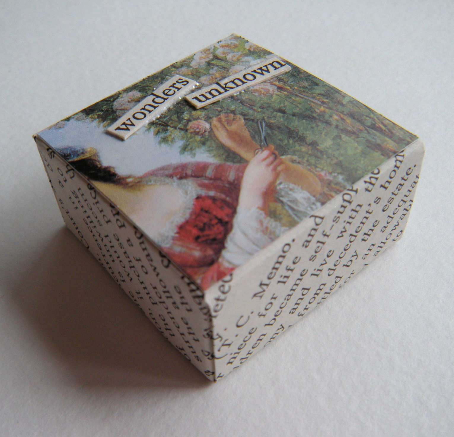 art in red wagons: DIY folded box