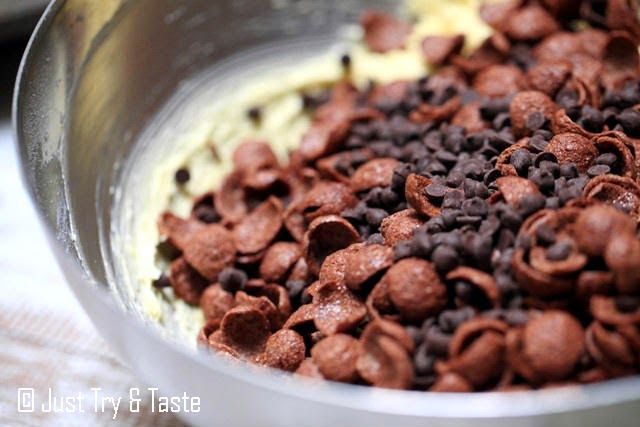Giant Choco Crunch Cookies - Cookies Favorit Rafif dan Fatih | Just Try ...