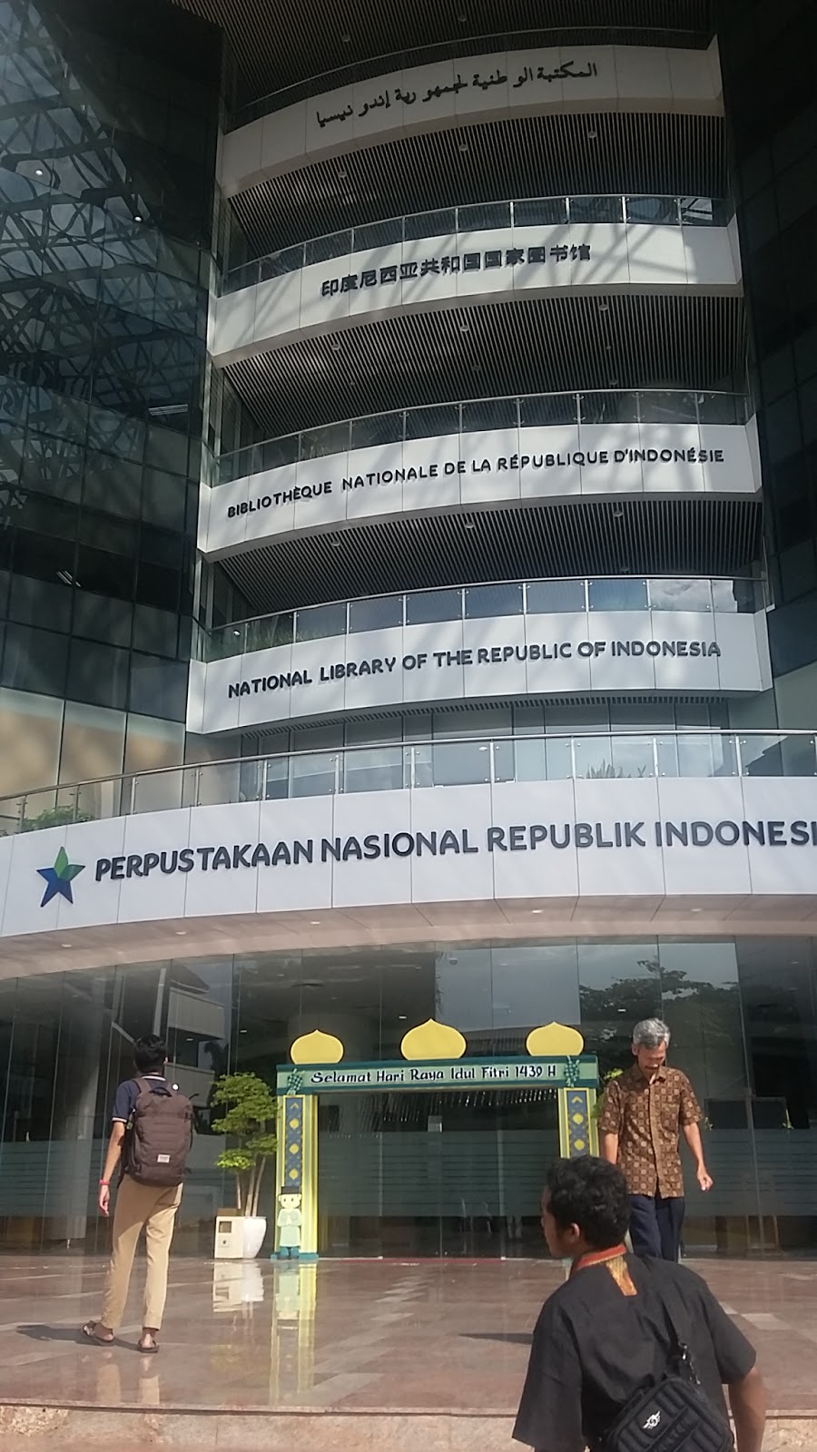 Mengunjungi Megahnya Perpustakaan Nasional Repubik Indonesia ~ Pena ...