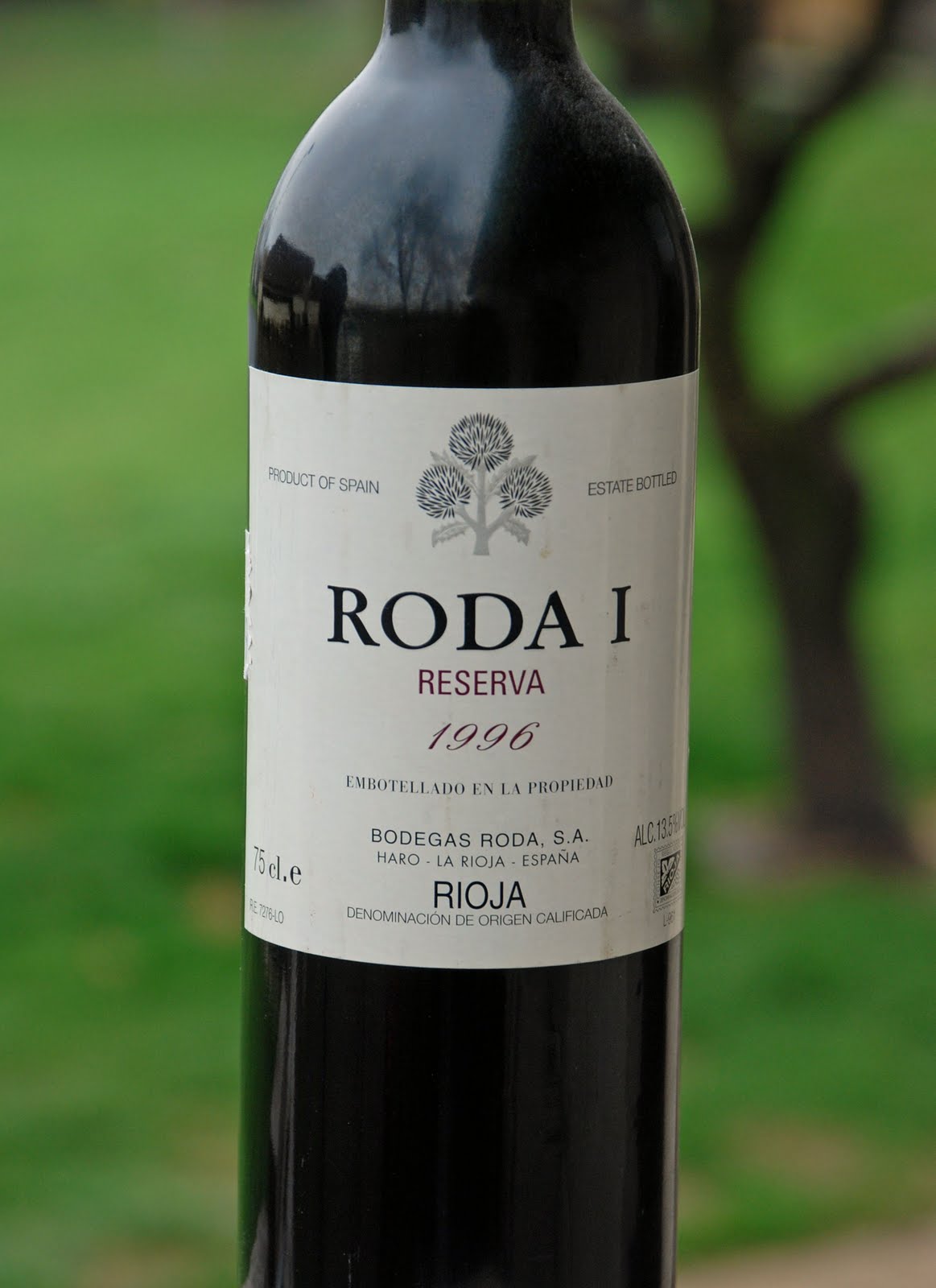 Two Dogs, a Flamingo and a Bottle of Wine: Roda I Reserva 1996