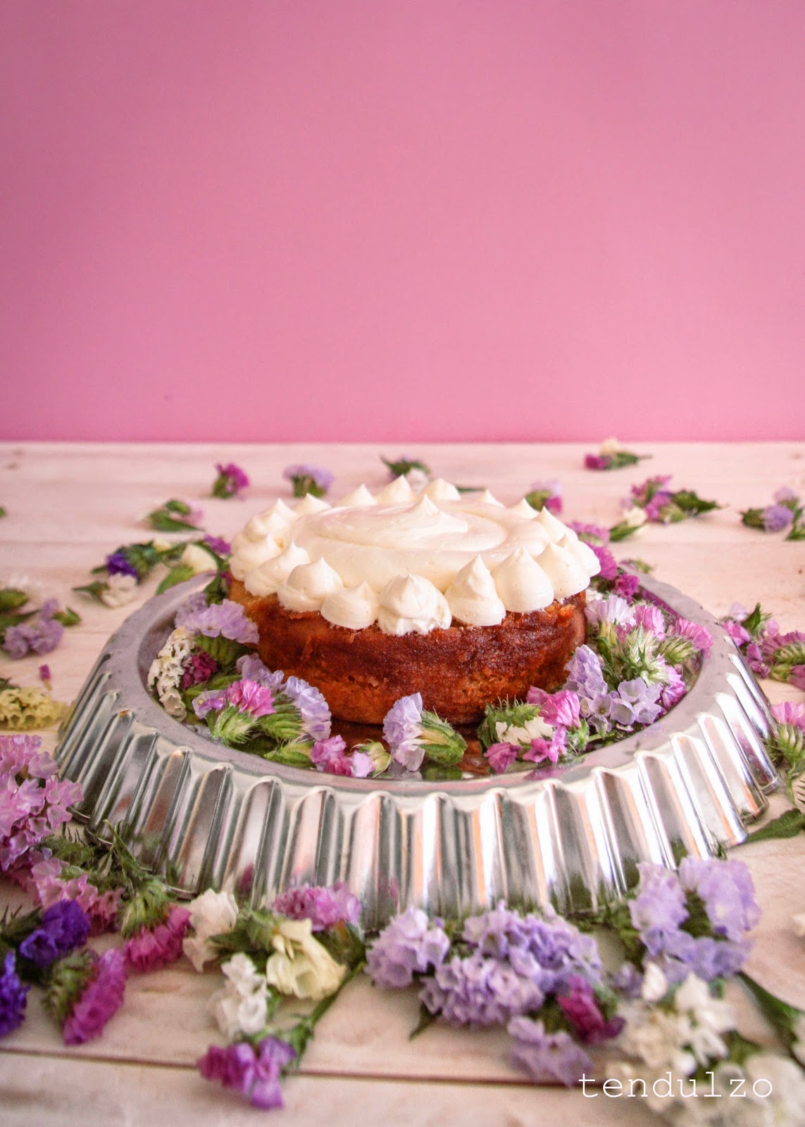 Mini layer cake de melocotón y chocolate blanco | tendulzo