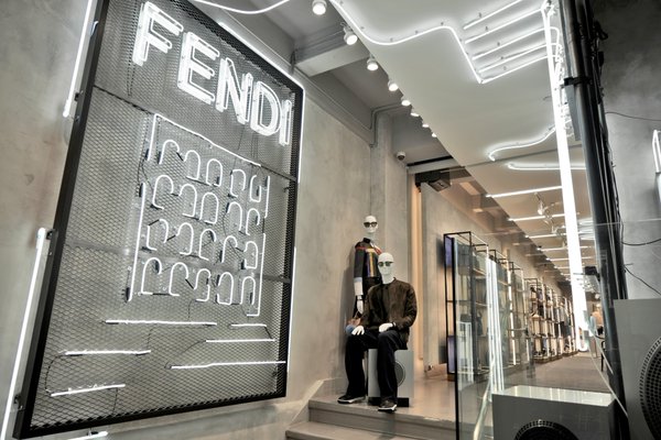 :: Alexandra Proaño 3D - Green Pear Diaries ::: Pop up stores muy, pero ...