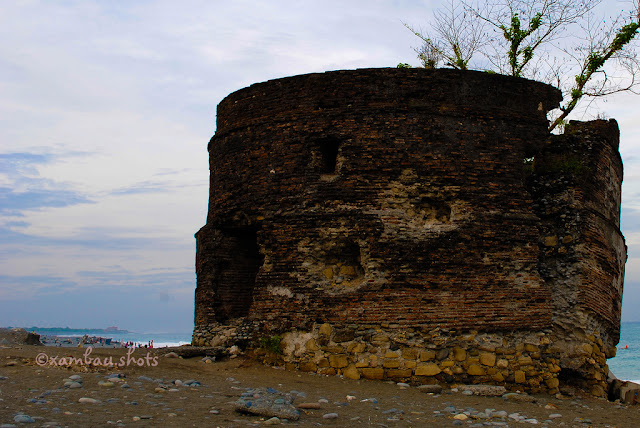 xamwhere-out-there: Cracking Up the Baluarte | Luna La Union