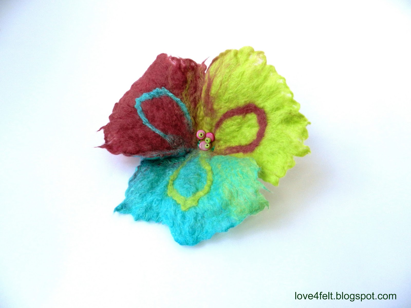 Brosa floare tropicala tricolora