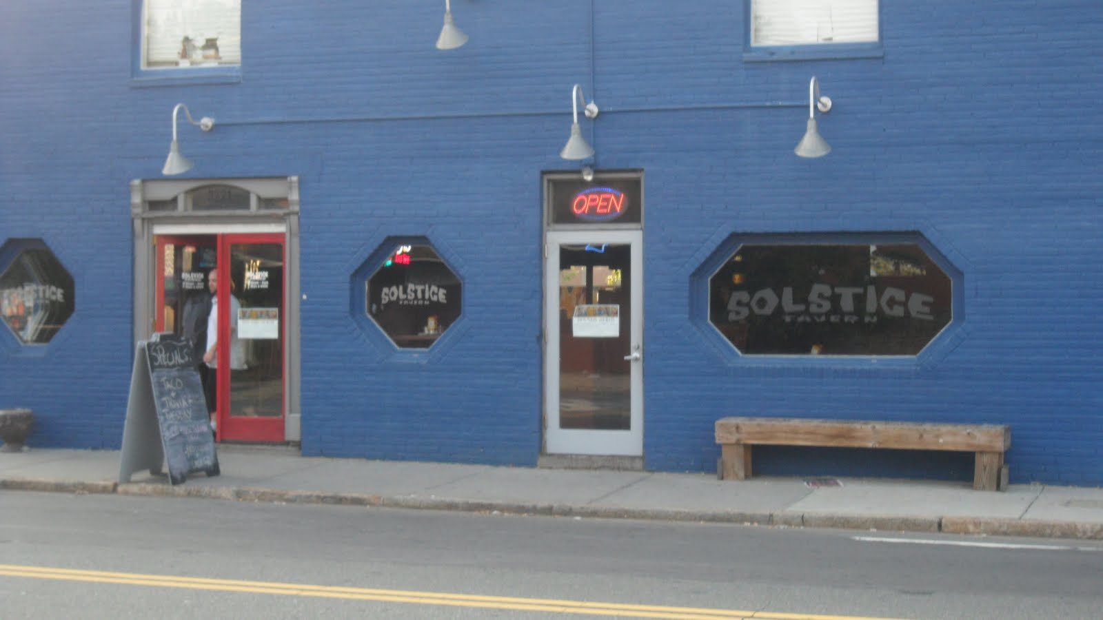 30 Bars in 30 Days: Solstice Tavern packs full house for trivia