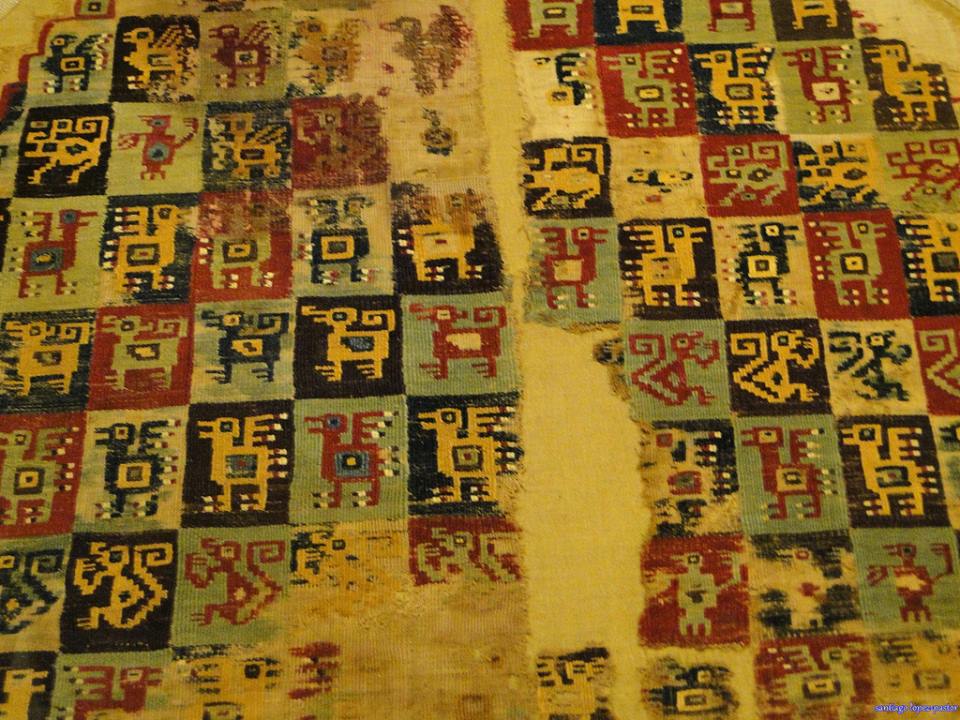 Yachay: Textiles Wari (Perú)