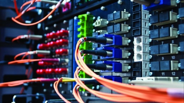 Pengertian, Jenis dan Prinsip Kerja Serat Optik - Cuntorio