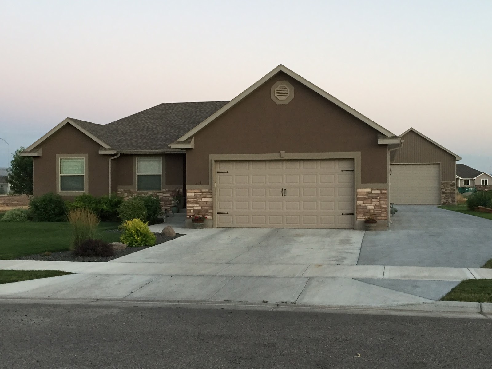 Lowe's Flat Fee Realty: Beautiful Home With Shop