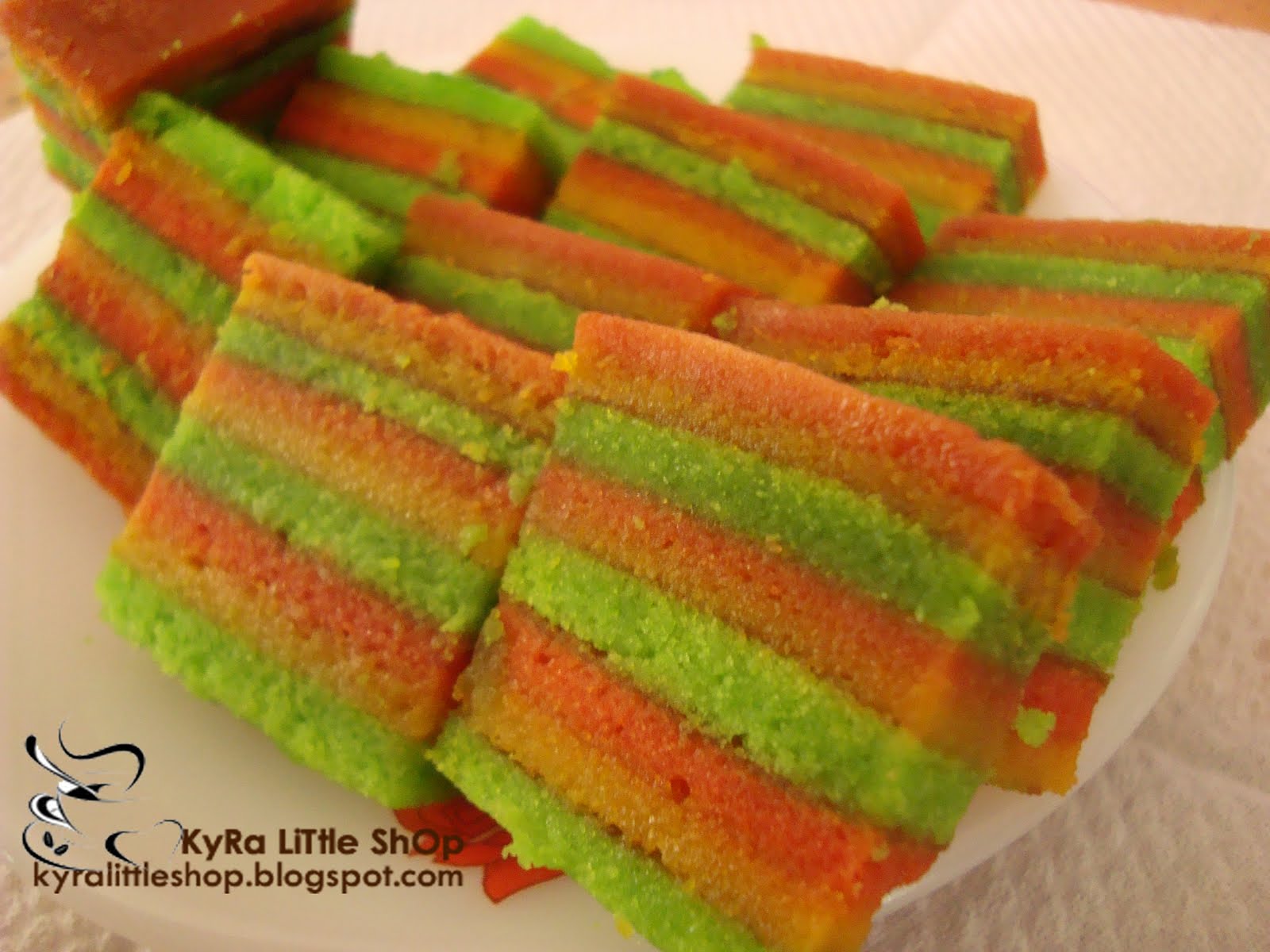 Kyra De Patisserie: Kek Lapis 3 Rasa (Pandan, Kaya, Strawberi)