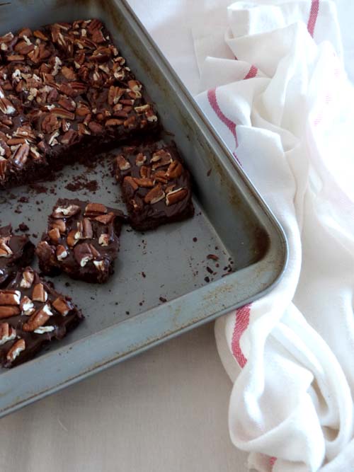 horneAndo Algo: cuadrados de chocolate y caramelo salado