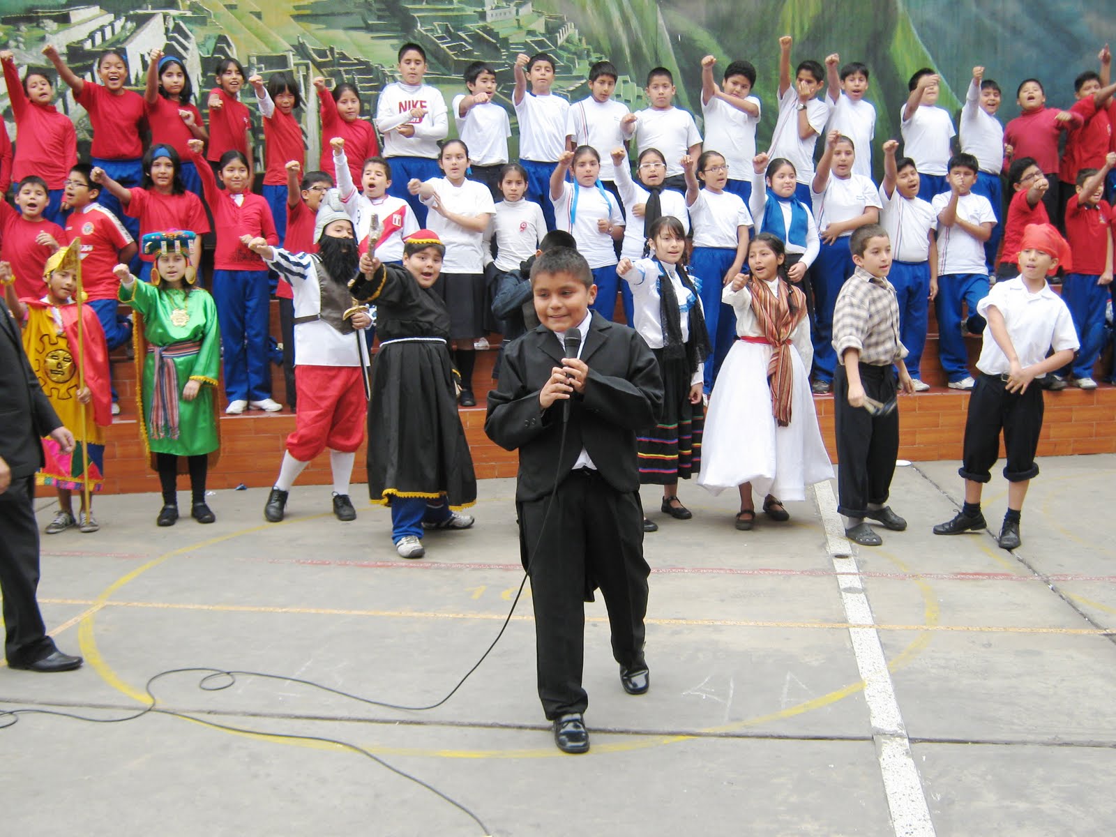 SEMANA PATRIÓTICA EN LA IEP BLAS PASCAL: PRECURSORES DE LA INDEPENDENCIA